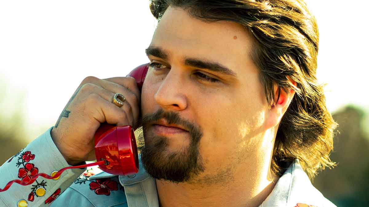 Gavin Adcock Releases "Never Call Again" - Country Evolution