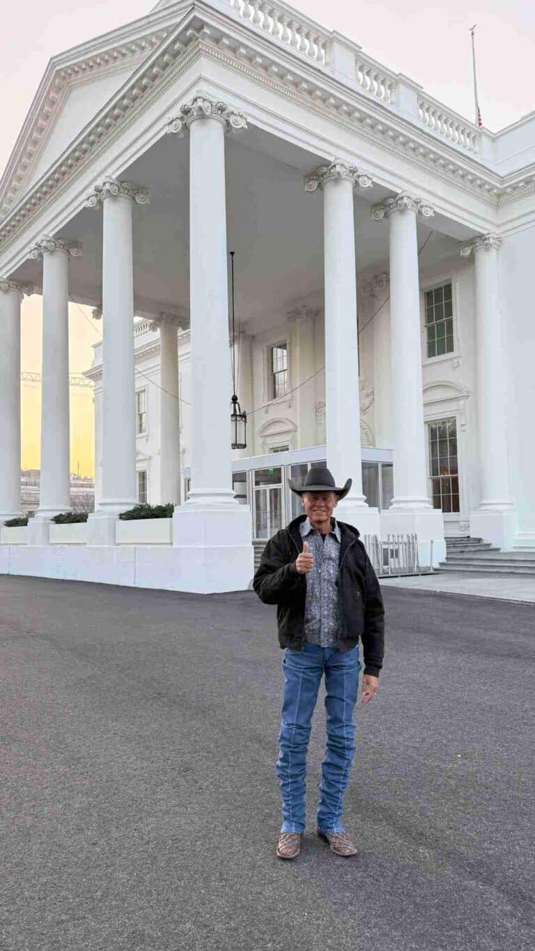 Neal McCoy Marks 10 Years of Daily Pledge of Allegiance