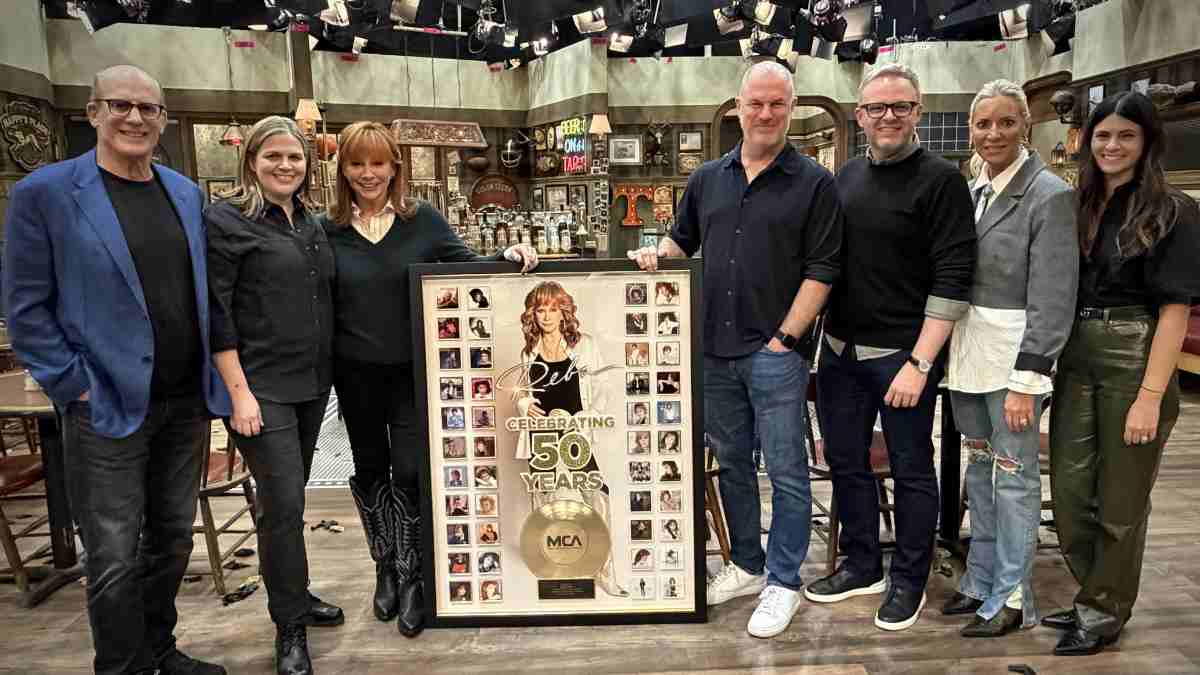 Reba McEntire Celebrates 50 Years Since First Record Deal