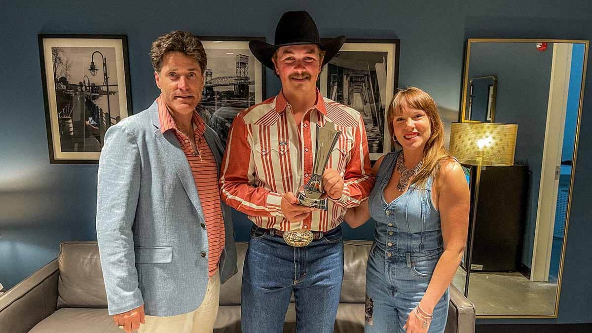 Zach Top Surprised with ACM New Male Artist of the Year Award - Country ...